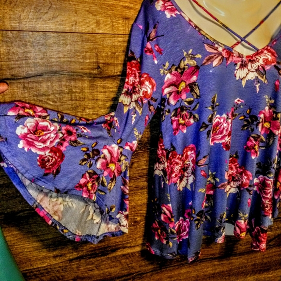 Love Crazy | Tops | Love Crazy Top Size M Boho Floral Bell Criss Cross ...